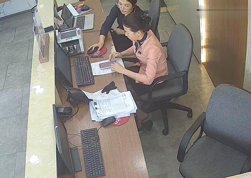 The jewelry store girls in black nylon dangling shoeplay daily show 24