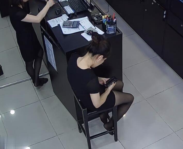 The jewelry store hostess in black nylon show us her cute feet! 293